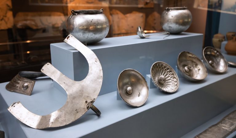 How to Photograph Artifacts - The Archaeological Box